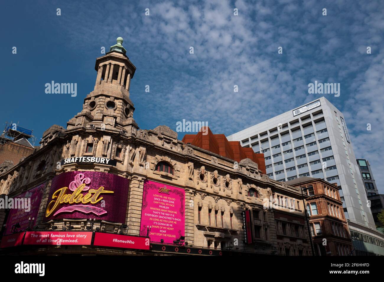 Buckingham palace post office hi-res stock photography and images - Alamy