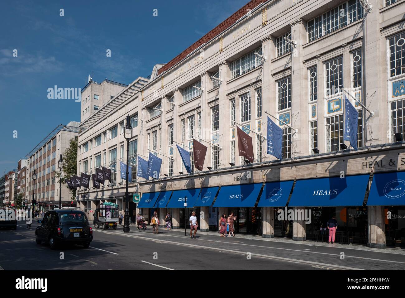 Buckingham palace post office hi-res stock photography and images - Alamy