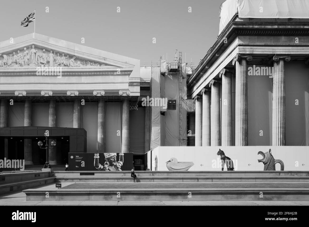 Buckingham palace post office hi-res stock photography and images - Alamy