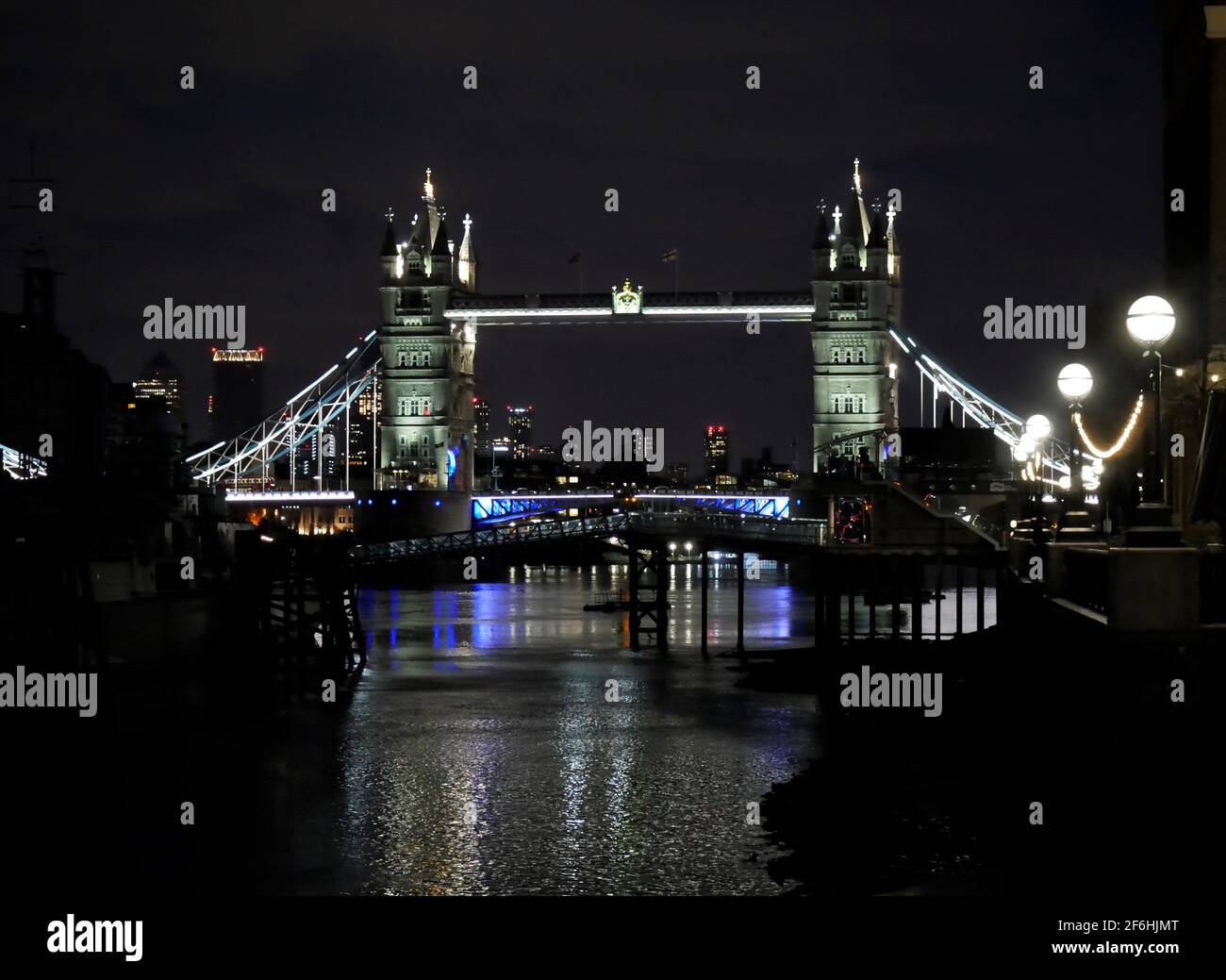Tower Bridge lit up after dark Stock Photo - Alamy