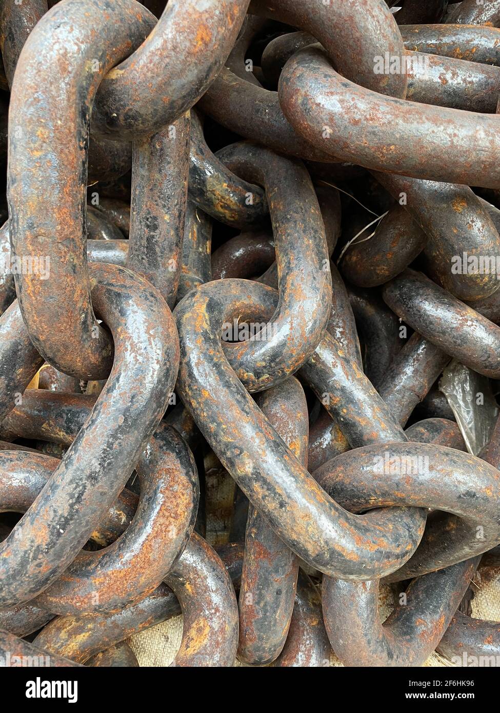 Old metal chain hi-res stock photography and images - Alamy