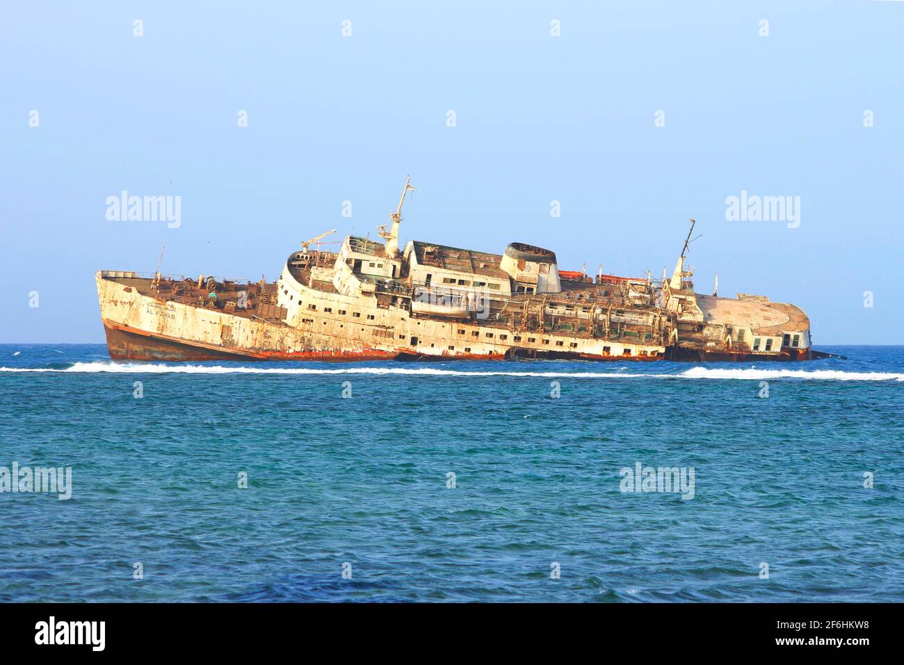 shipwreck in jeddah saudi arabia Stock Photo - Alamy