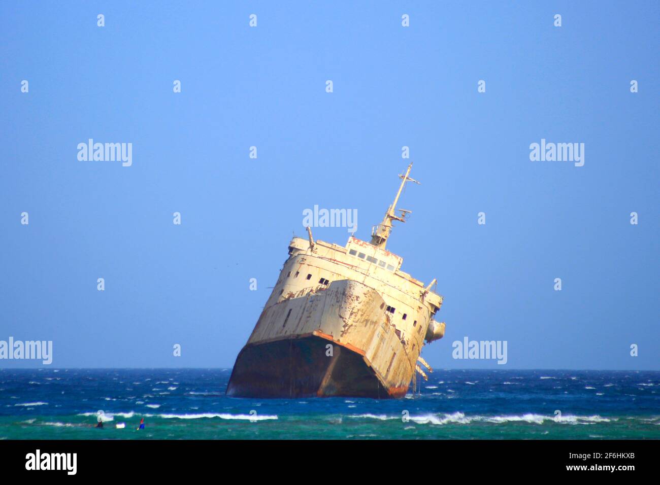 shipwreck in jeddah saudi arabia Stock Photo - Alamy