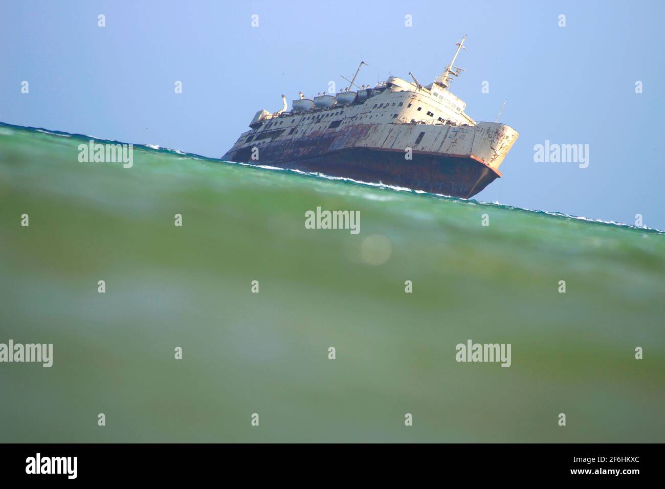 Shipwreck in jeddah saudi hi-res stock photography and images - Alamy