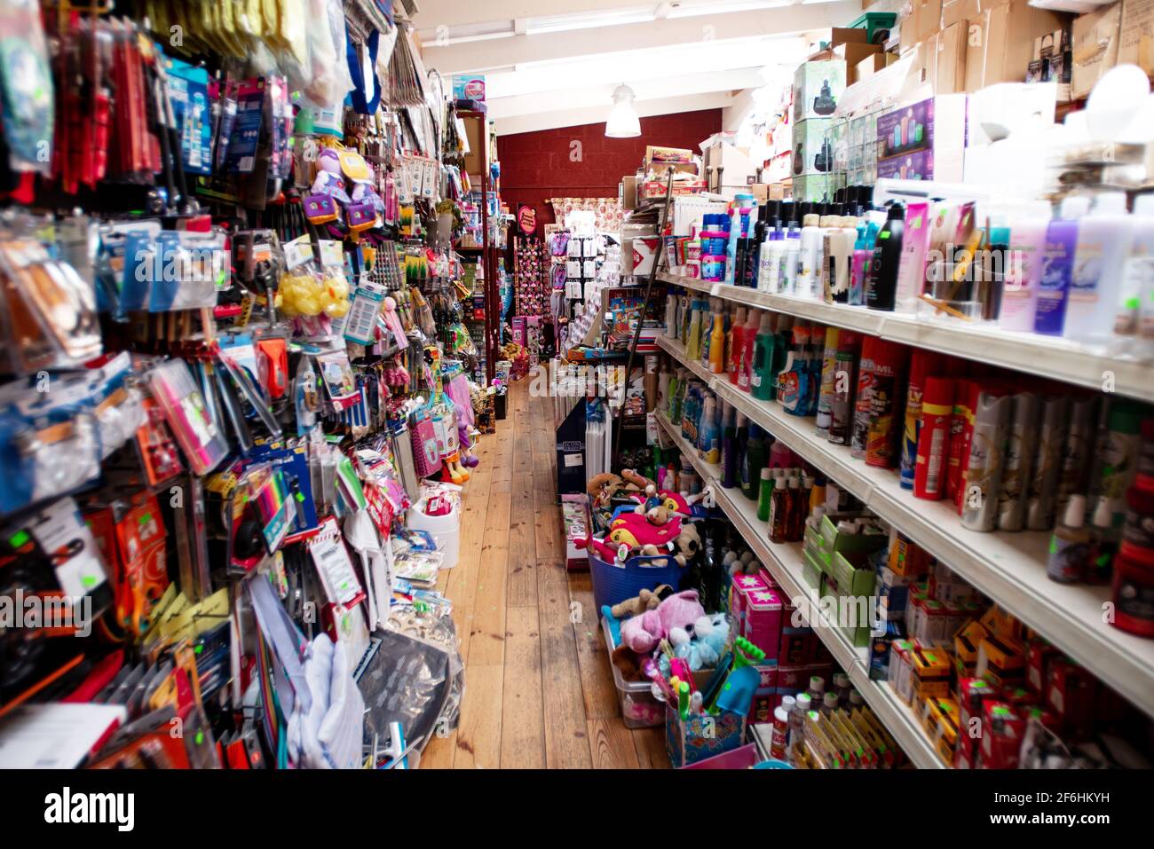 Junk store hi-res stock photography and images - Alamy