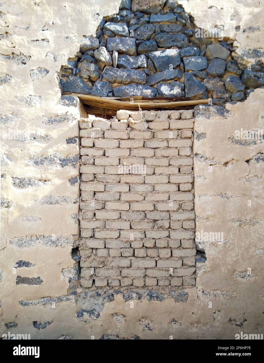 old wrick wall texture in historiocal city jeddah Stock Photo - Alamy