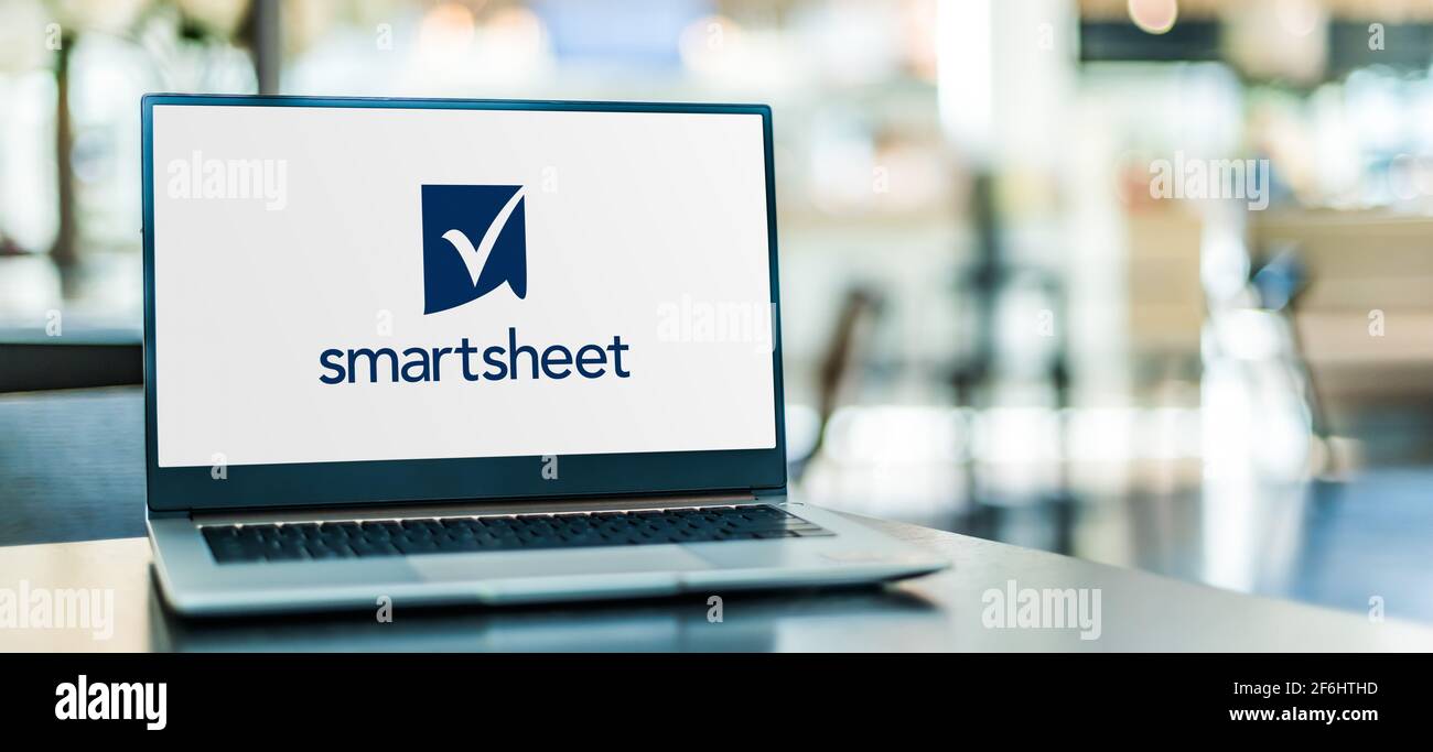 App smartsheet hi-res stock photography and images - Alamy
