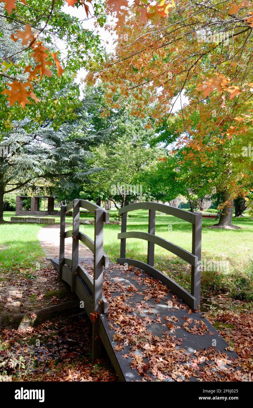 A foot bridge in the park Stock Photo - Alamy