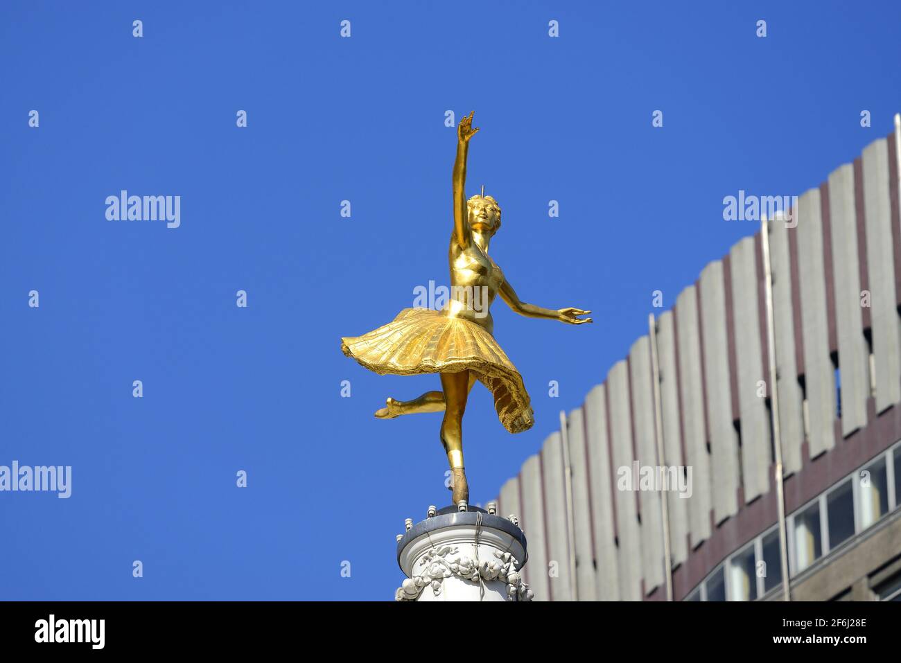 London, England, UK. Gilded statue of Anna Pavlova on top of Victoria Palace Theatre Stock Photo ...