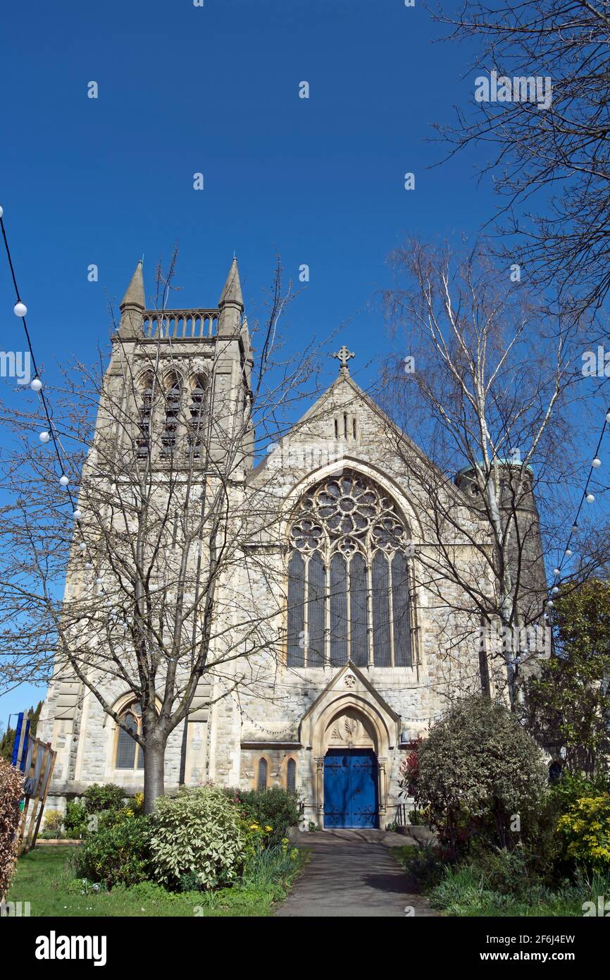Churches exterior sunny hi-res stock photography and images - Alamy