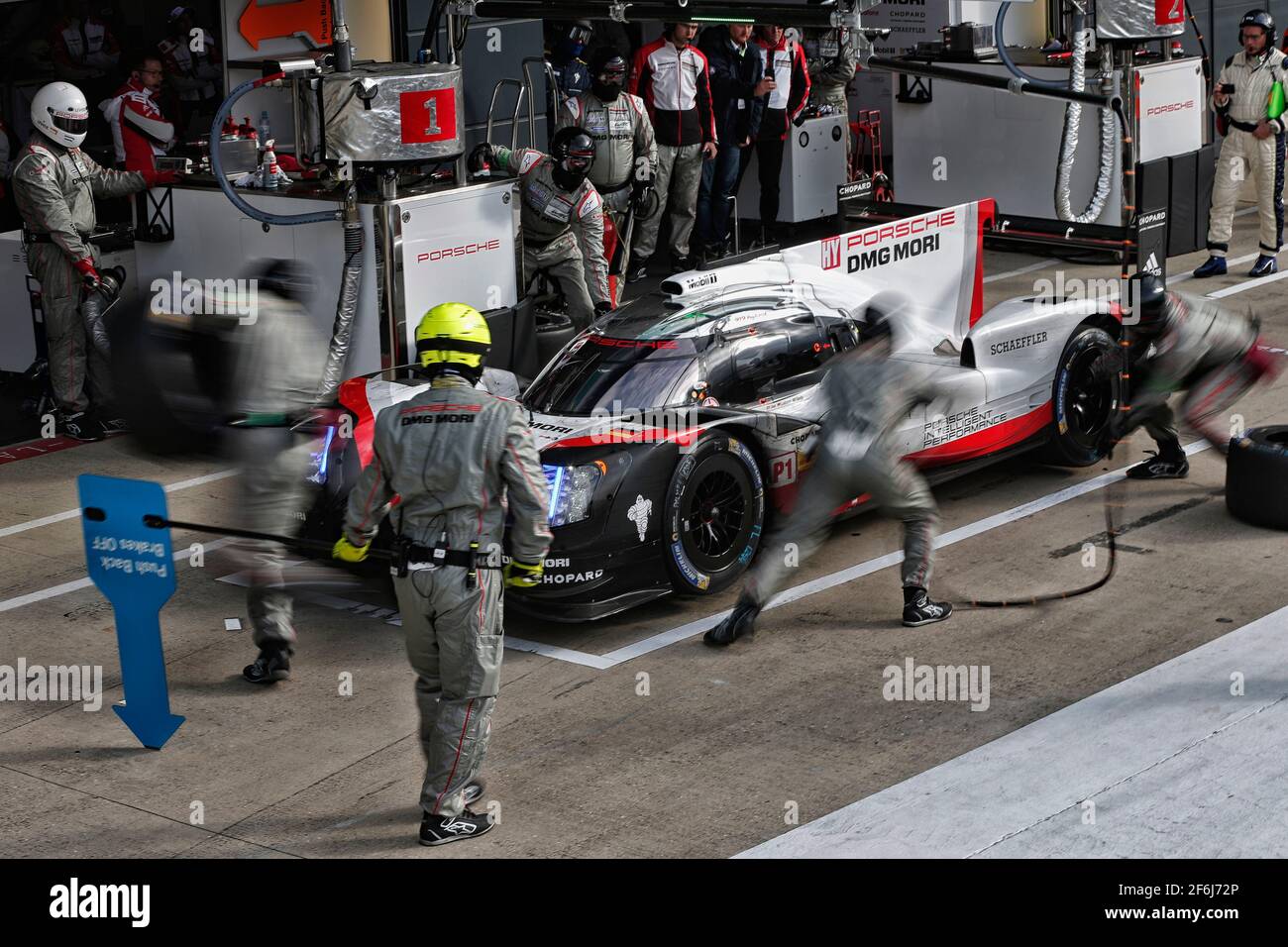 01 JANI Neel (che), TANDY Nick (gbr), LOTTERER André (ger), Porsche 919 ...