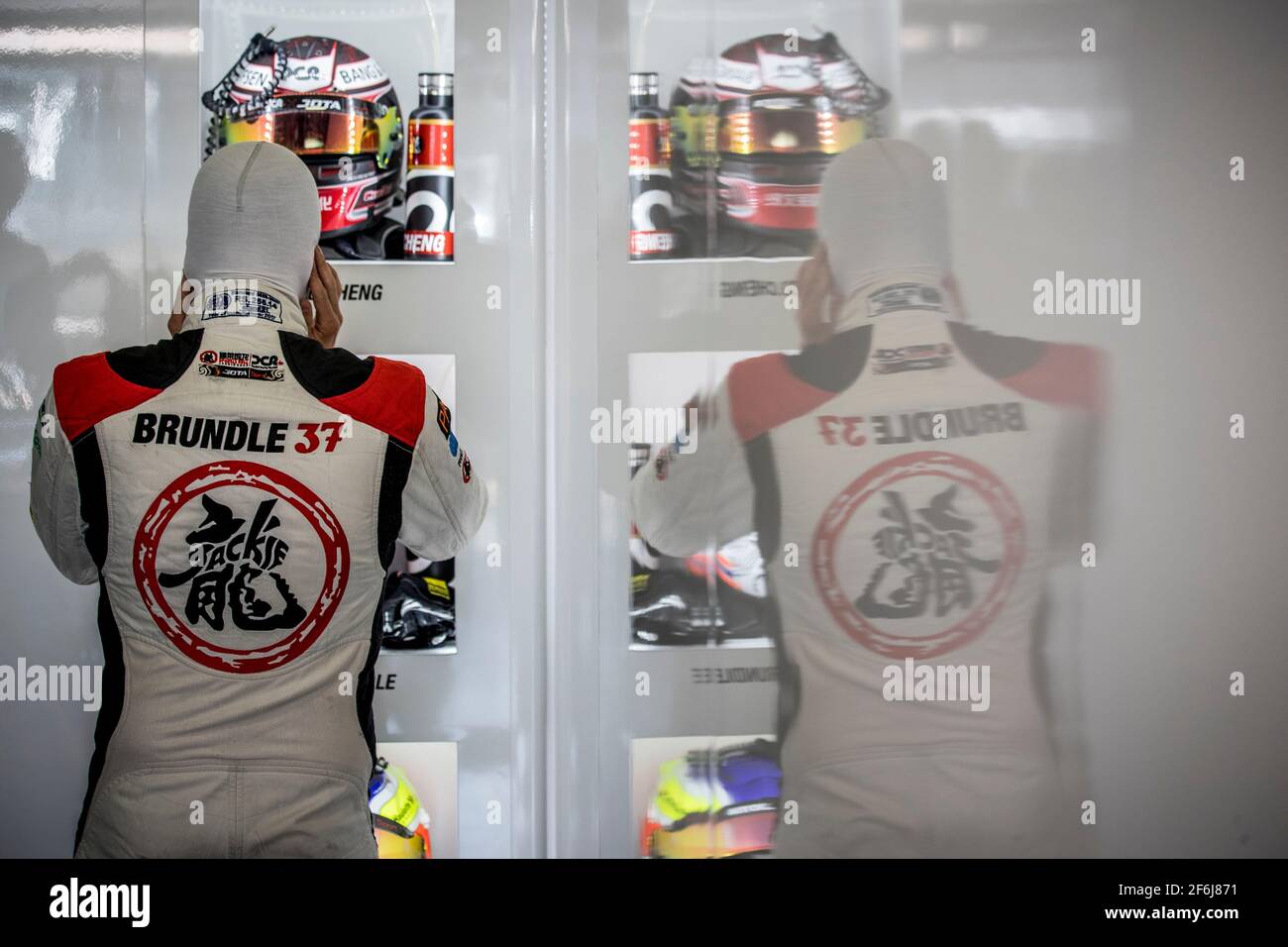 Portrait de jackie chan hi-res stock photography and images - Alamy