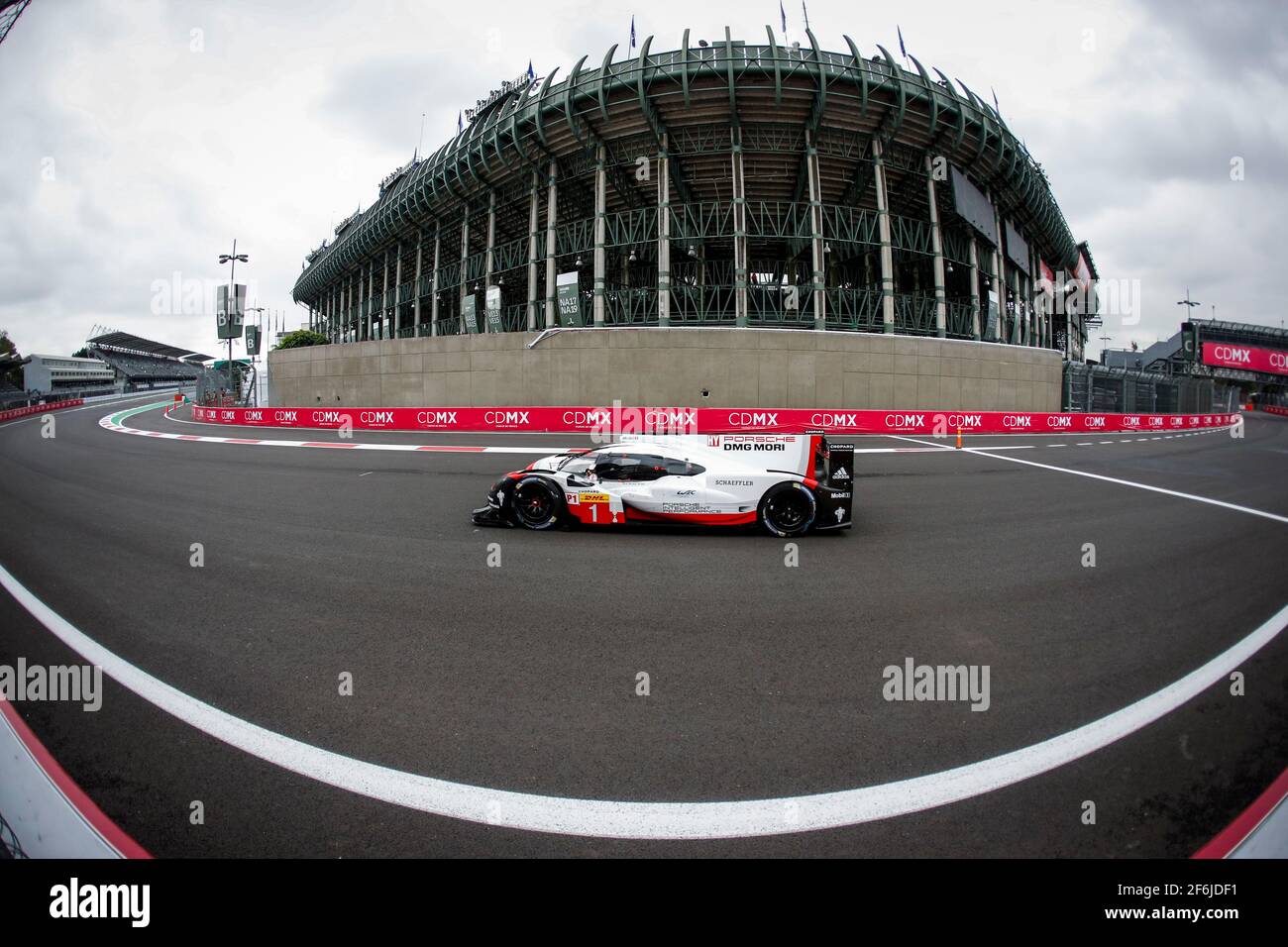 01 JANI Neel (che), TANDY Nick (gbr), LOTTERER André (ger), Porsche 919 ...