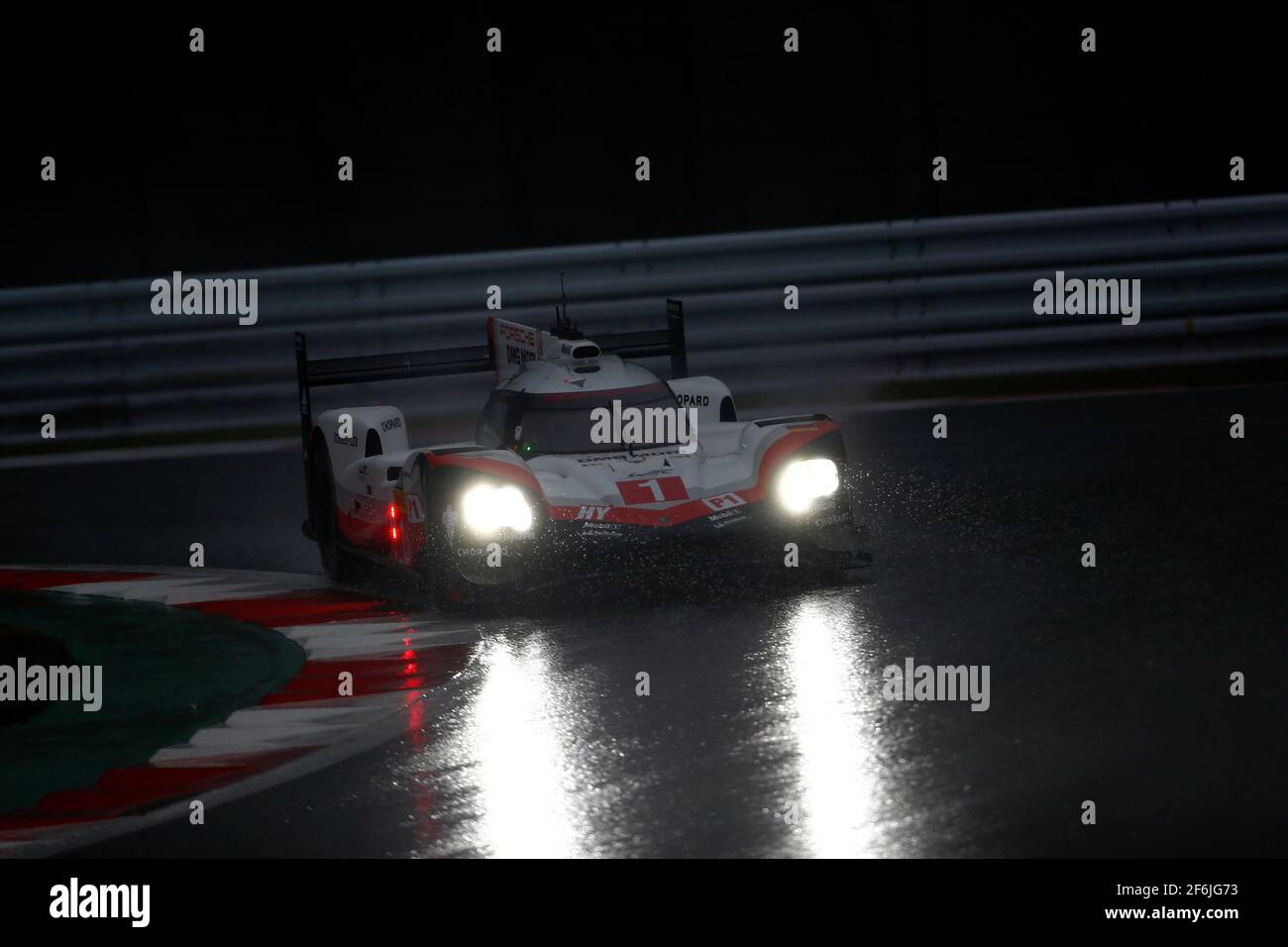 01 JANI Neel (che), TANDY Nick (gbr), LOTTERER André (ger), Porsche 919 ...