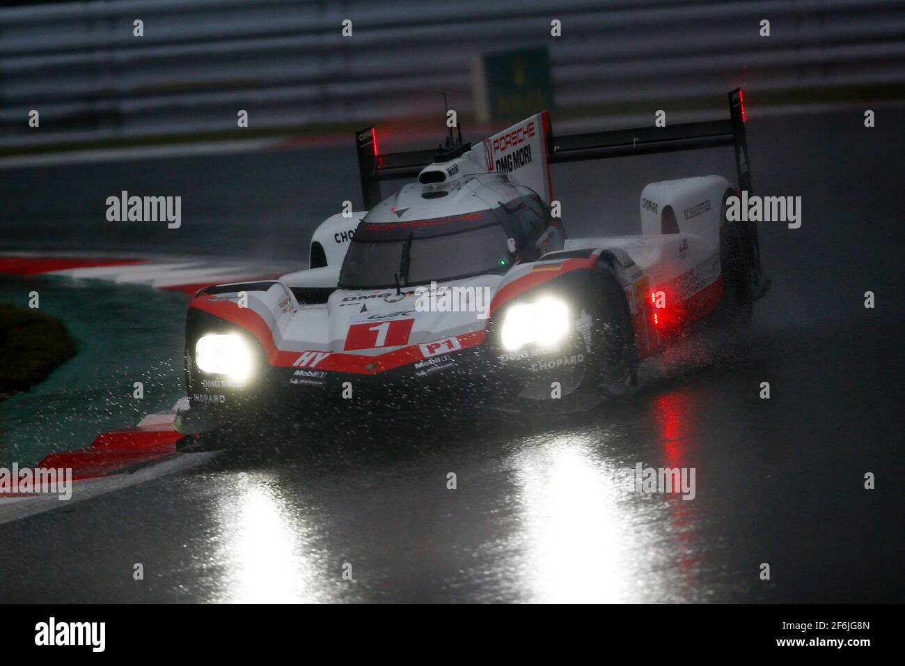 01 JANI Neel (che), TANDY Nick (gbr), LOTTERER André (ger), Porsche 919 ...