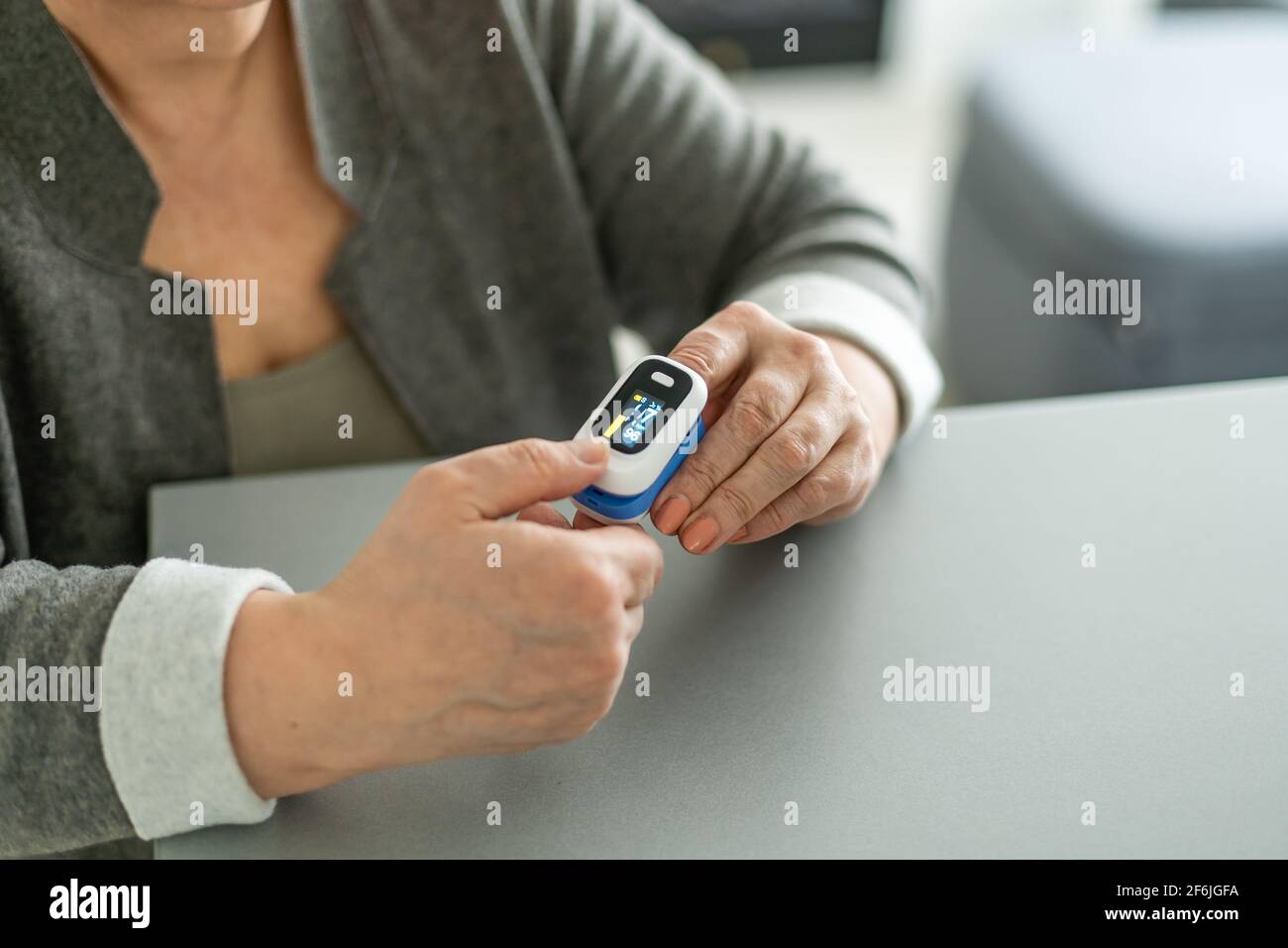 Pulse Oximeter, Blood Oxygen Saturation Monitor Stock Photo - Alamy