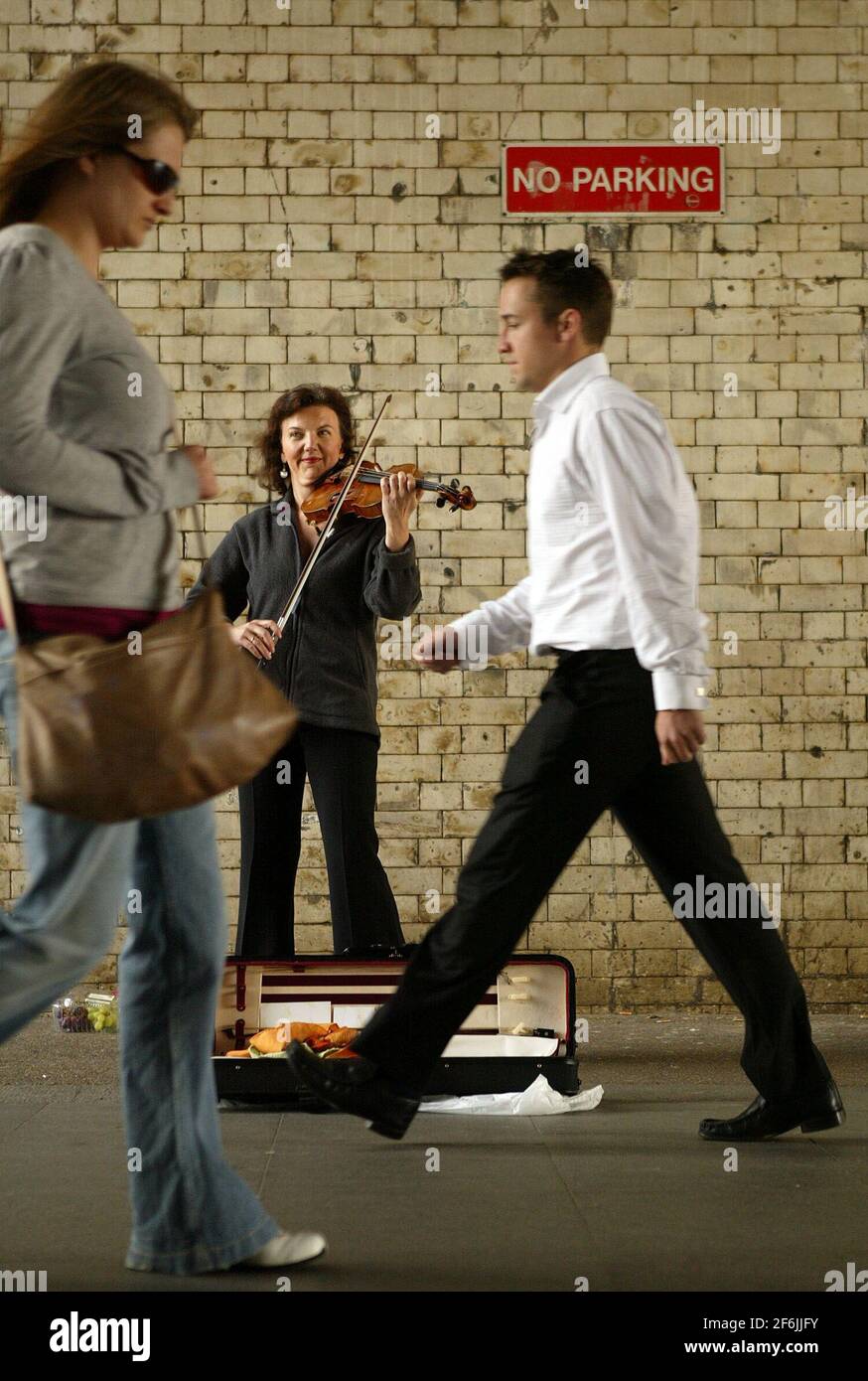 Celebrated violinist Tasmin Little busking on the outskirts of waterloo ...
