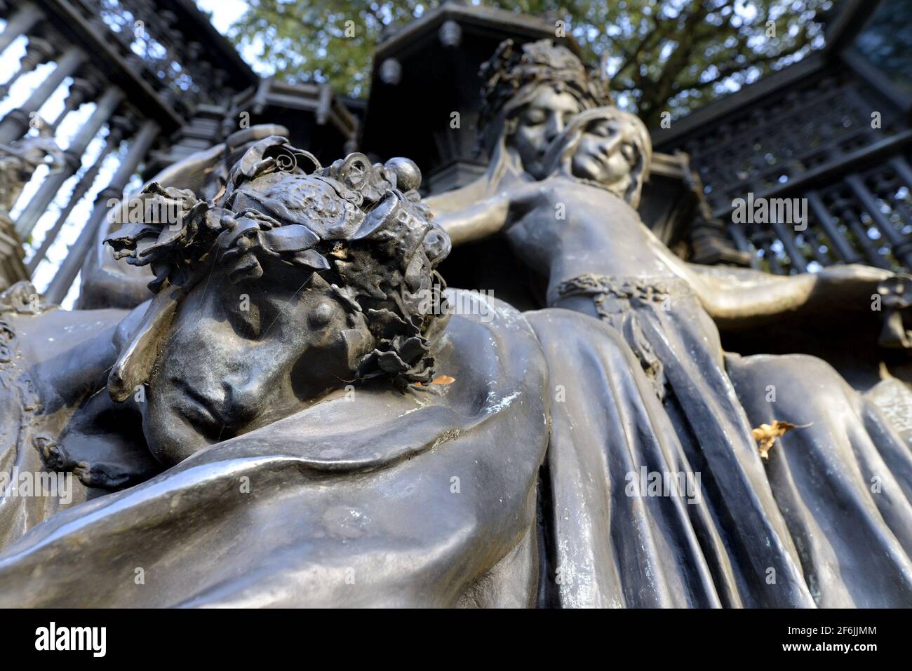 London, England, UK. Queen Alexandra Memorial (Queen Alexandra of ...