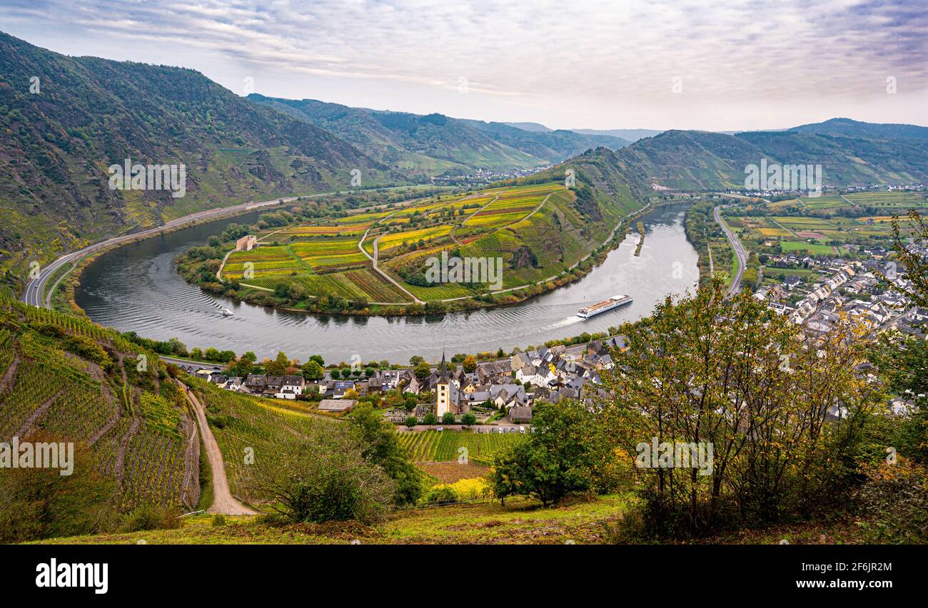 The Moselle Bend at Bremm in Rheinland-Pfalz is one of the most ...