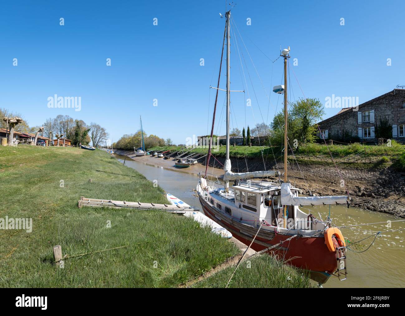 Medoc france river hi-res stock photography and images - Alamy