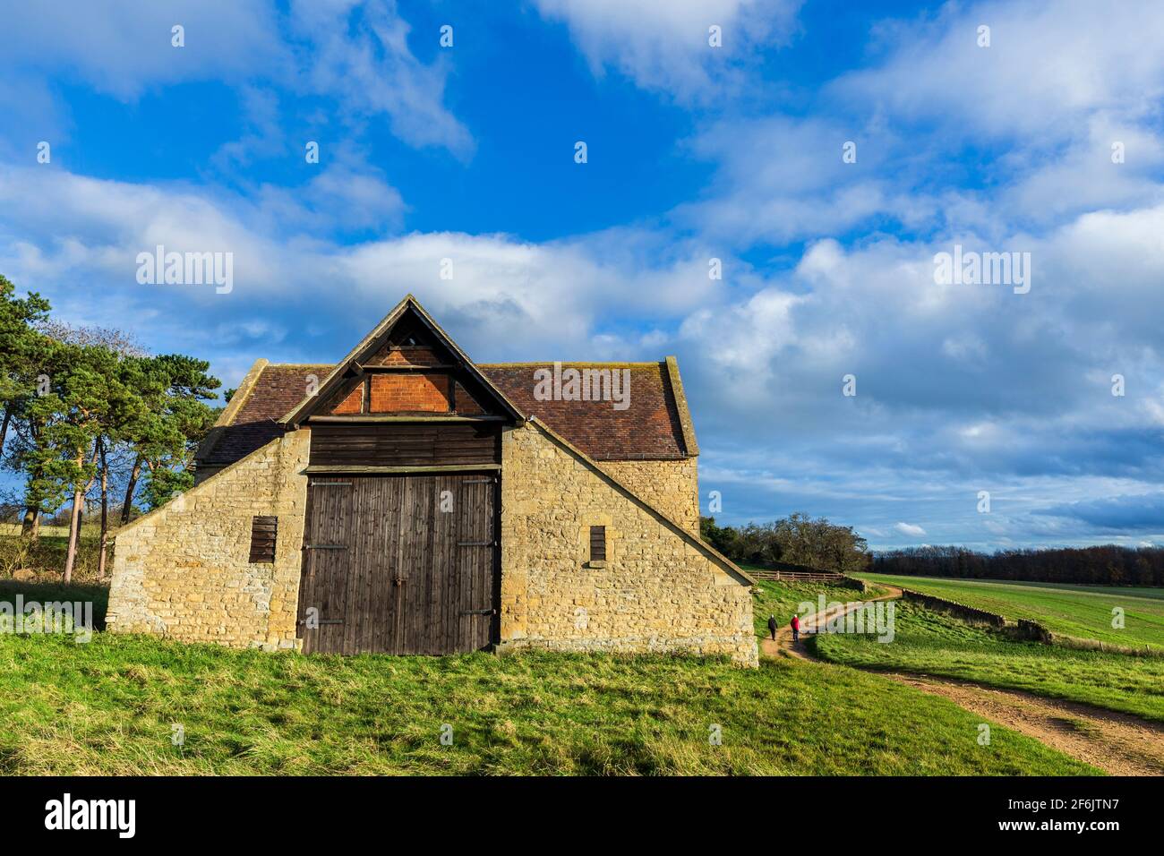 Sundial barn hi-res stock photography and images - Alamy