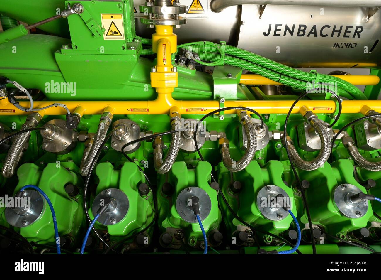 GERMANY, Hamburg, Cogeneration unit for heating and power supply with ...