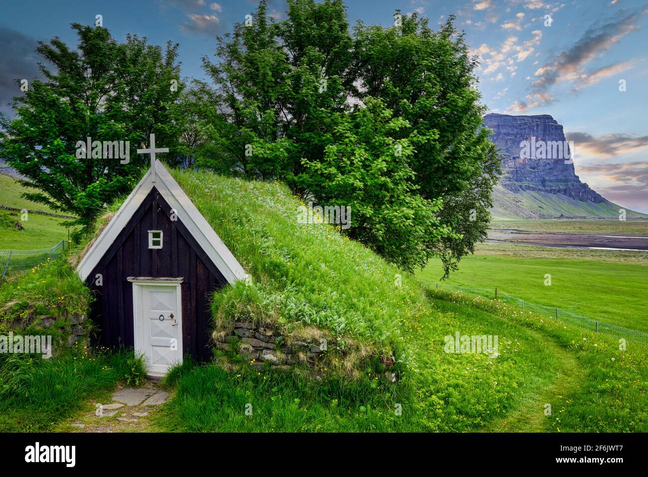 Turf farmhouse iceland hi-res stock photography and images - Alamy