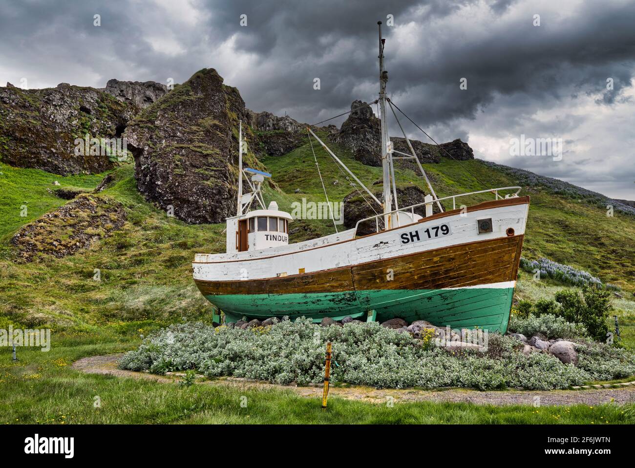 Stranded ship hi-res stock photography and images - Alamy