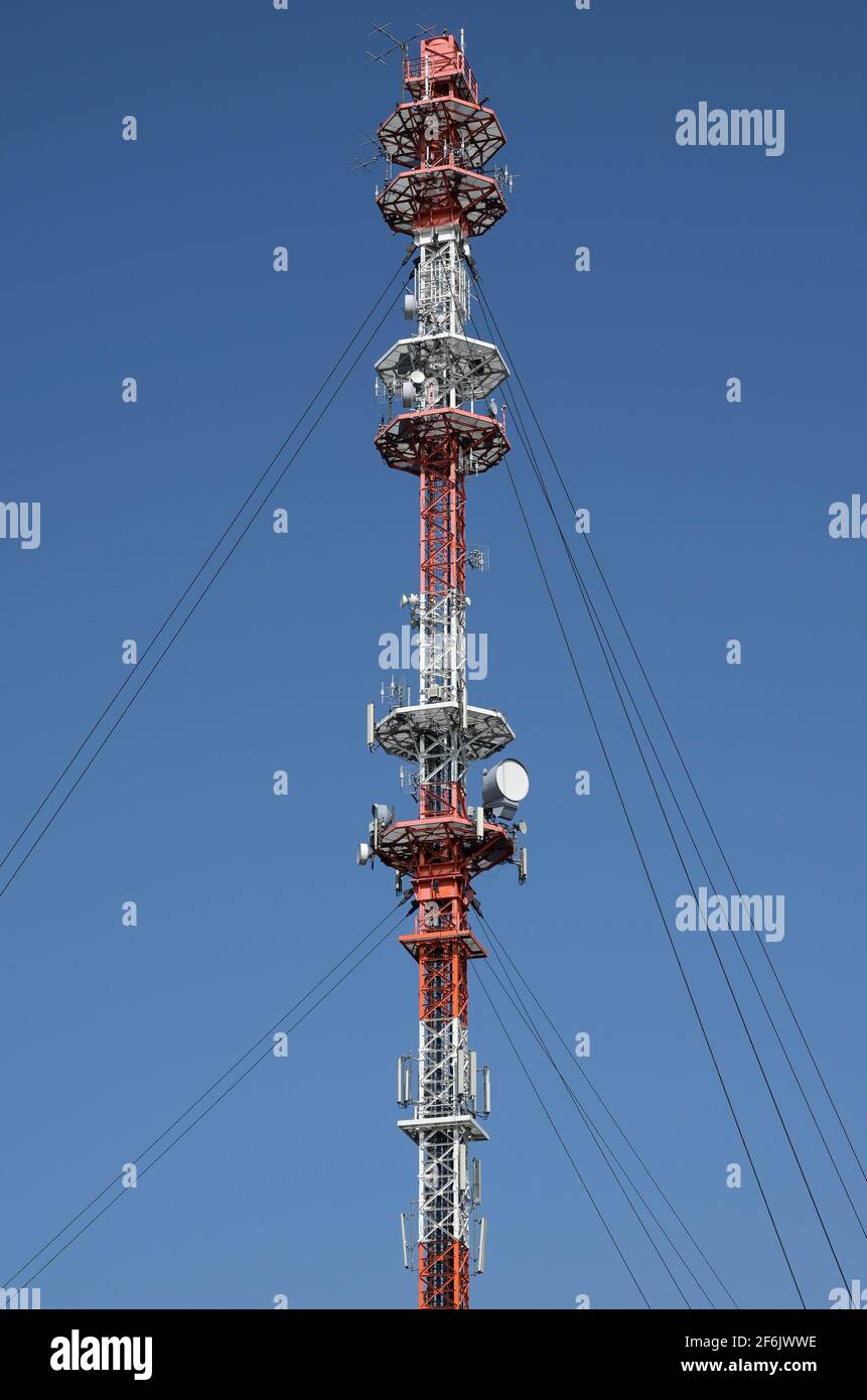 5g mobilfunkmast hi-res stock photography and images - Alamy