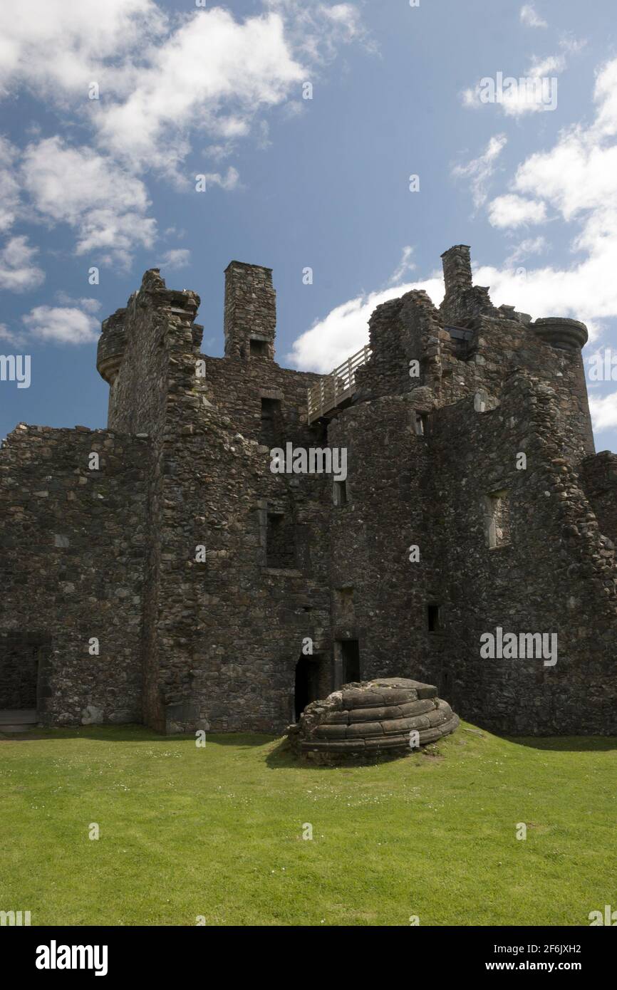 Kilchurn Castle on the shores of Loch Awe, Argyll, Scotland now in ...
