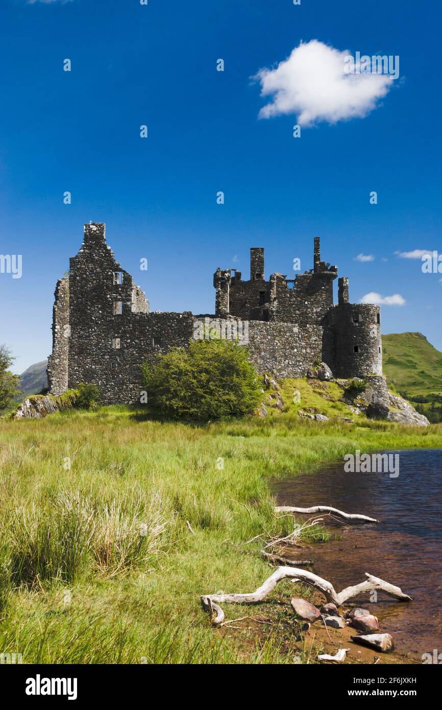 Kilchurn Castle on the shores of Loch Awe, Argyll, Scotland now in ...