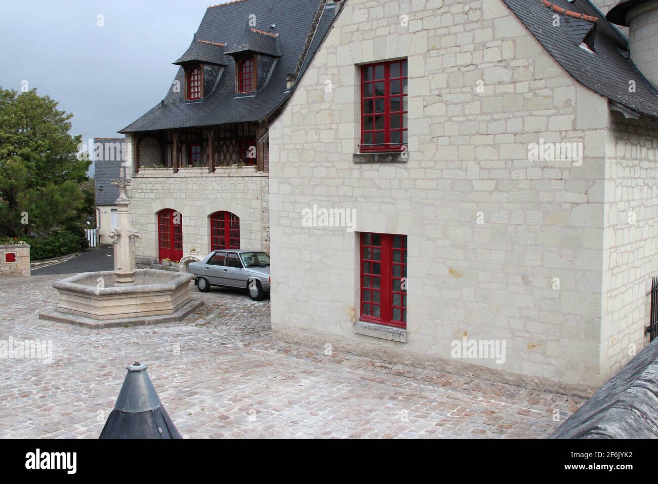Manoir gothique hi-res stock photography and images - Alamy