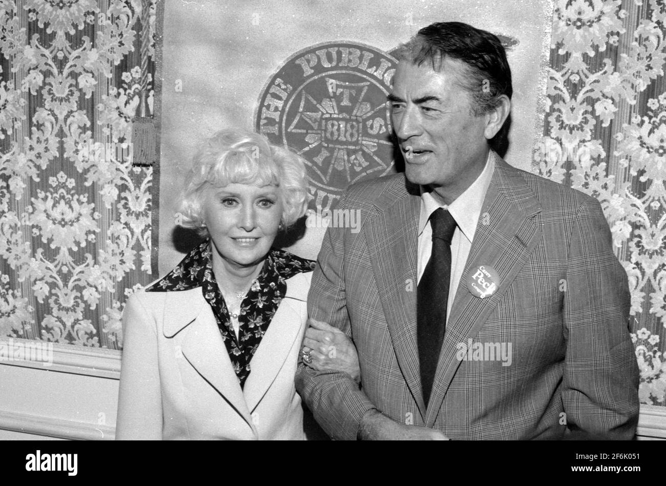 Barbara Stanwyck and Gregory Peck at a Campaign Rally for Cary Peck in ...