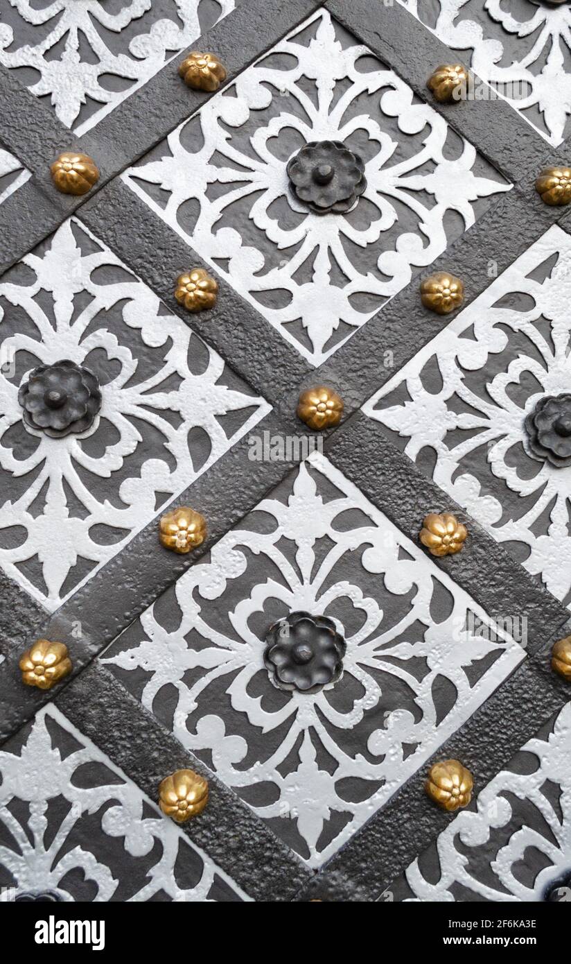 Symmetrical gate design hi-res stock photography and images - Alamy