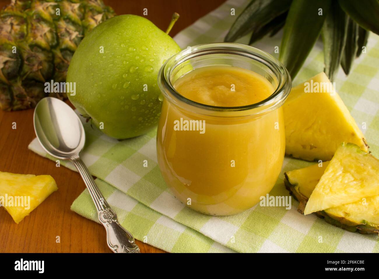 Pureed apple hi-res stock photography and images - Alamy
