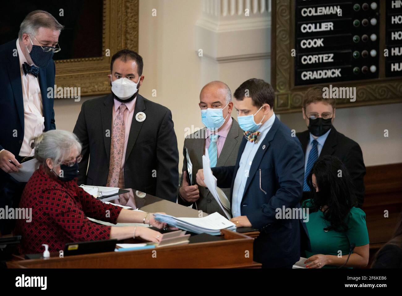 Legislators wearing face masks hi-res stock photography and images - Alamy