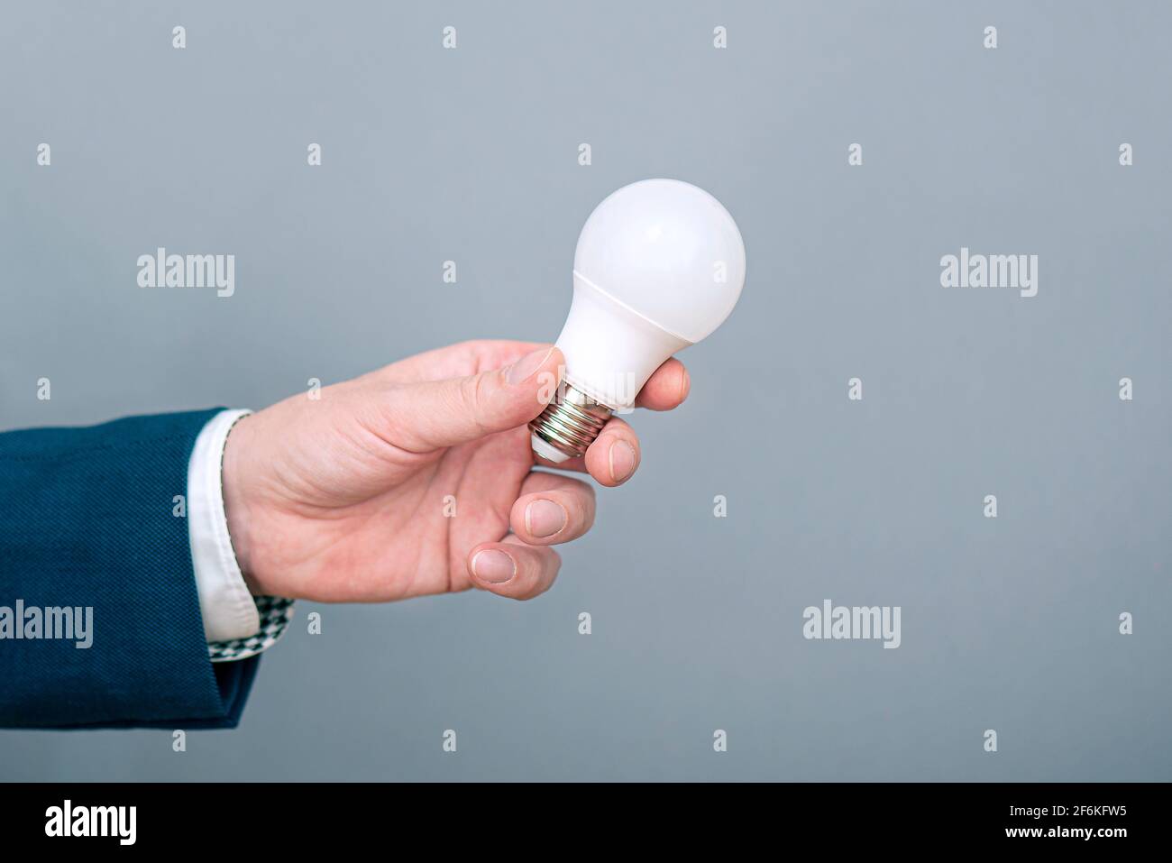 Light bulb replace hi-res stock photography and images - Alamy