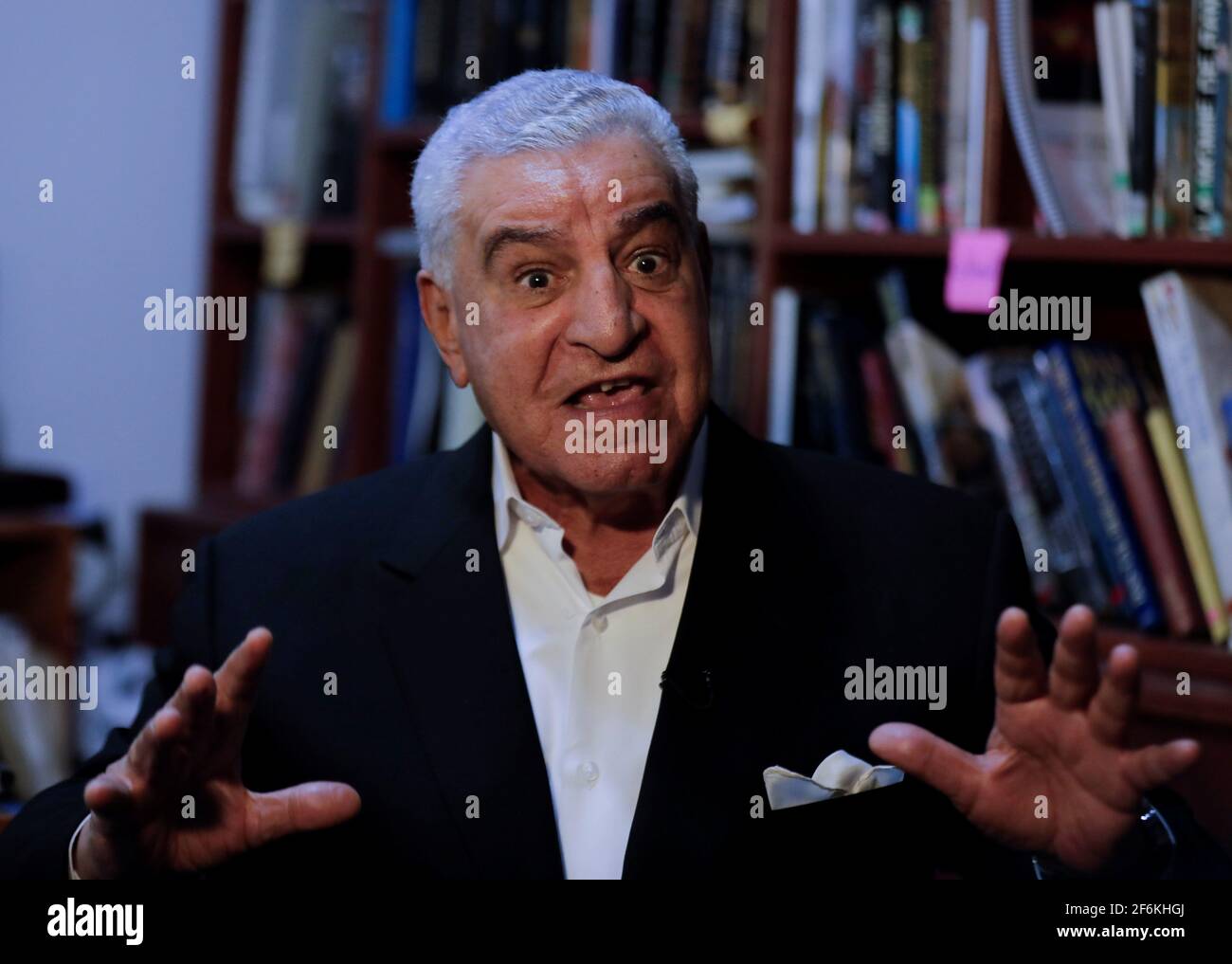 Dr zahi hawass hi-res stock photography and images - Alamy