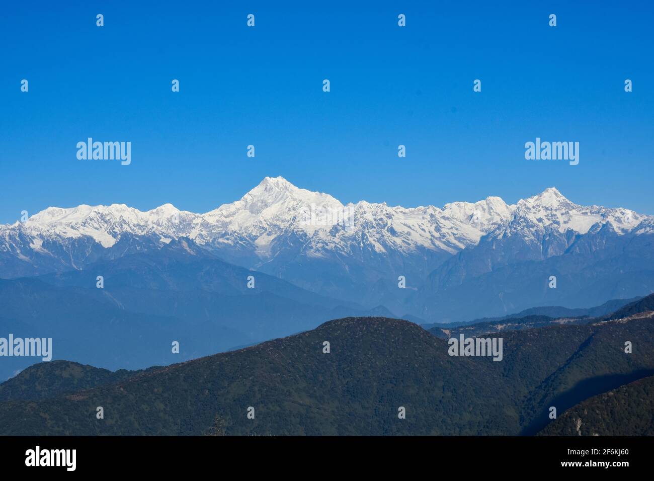 Panoramic and Majestic view of mount Kanchenjunga from sikkim Stock ...