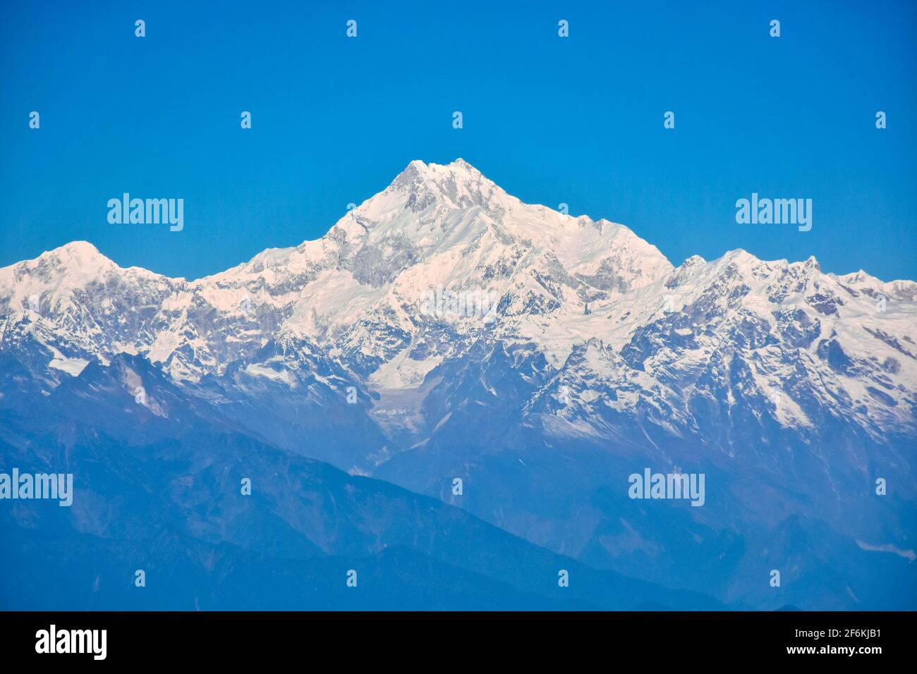 Panoramic and Majestic view of mount Kanchenjunga from sikkim Stock ...