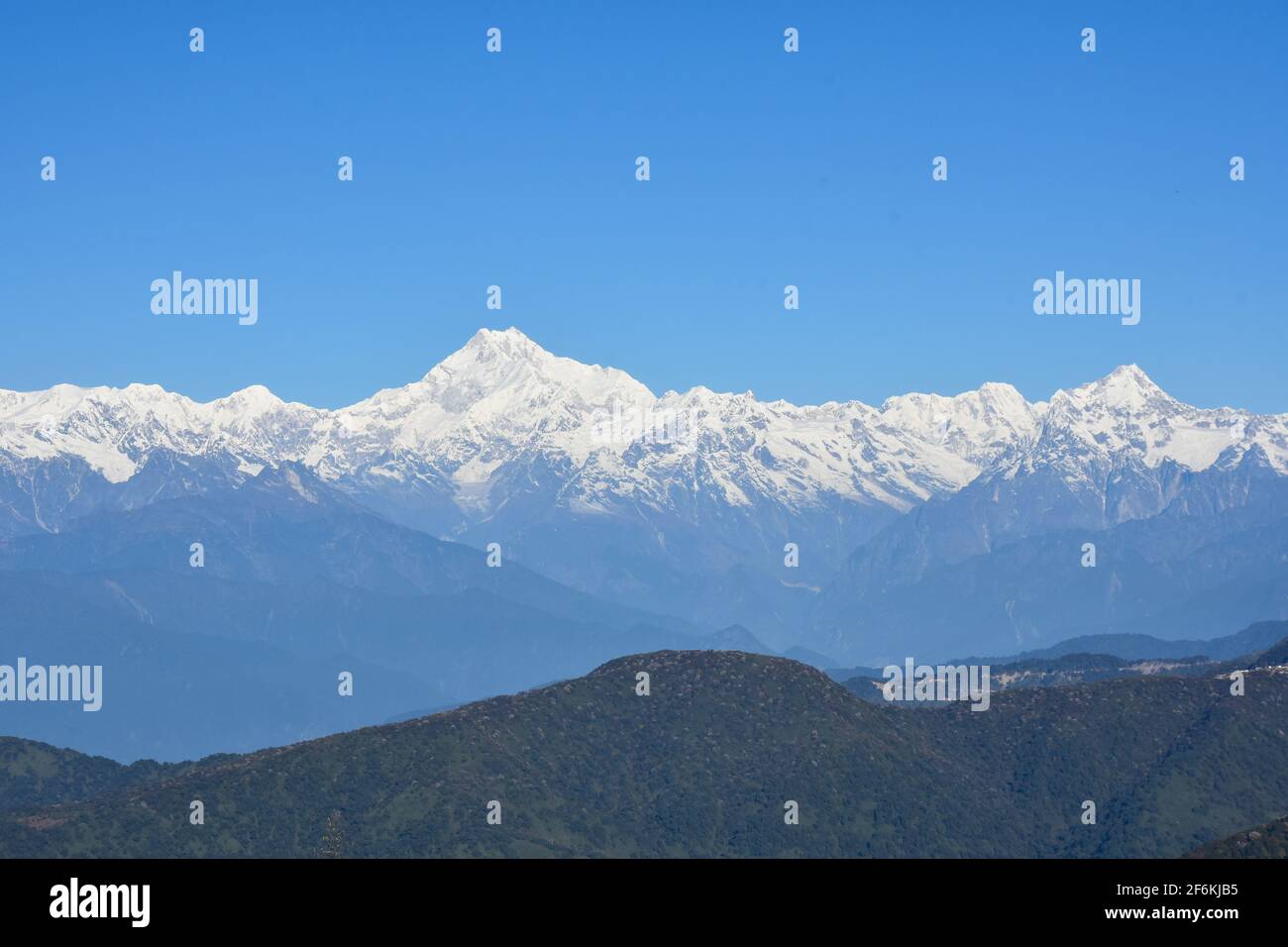 Panoramic and Majestic view of mount Kanchenjunga from sikkim Stock ...