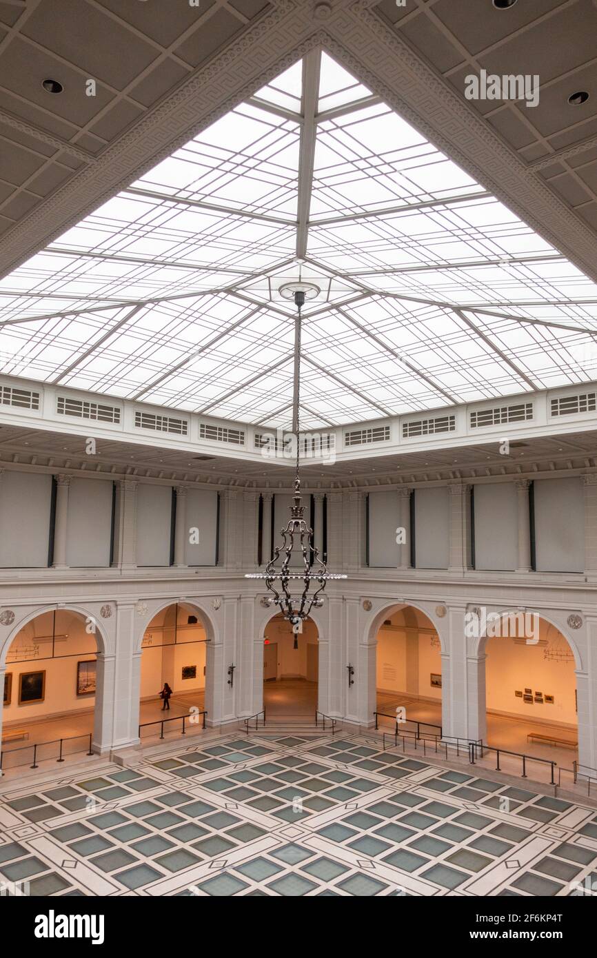 Courtyard in the Brooklyn Museum of Art NYC Stock Photo - Alamy