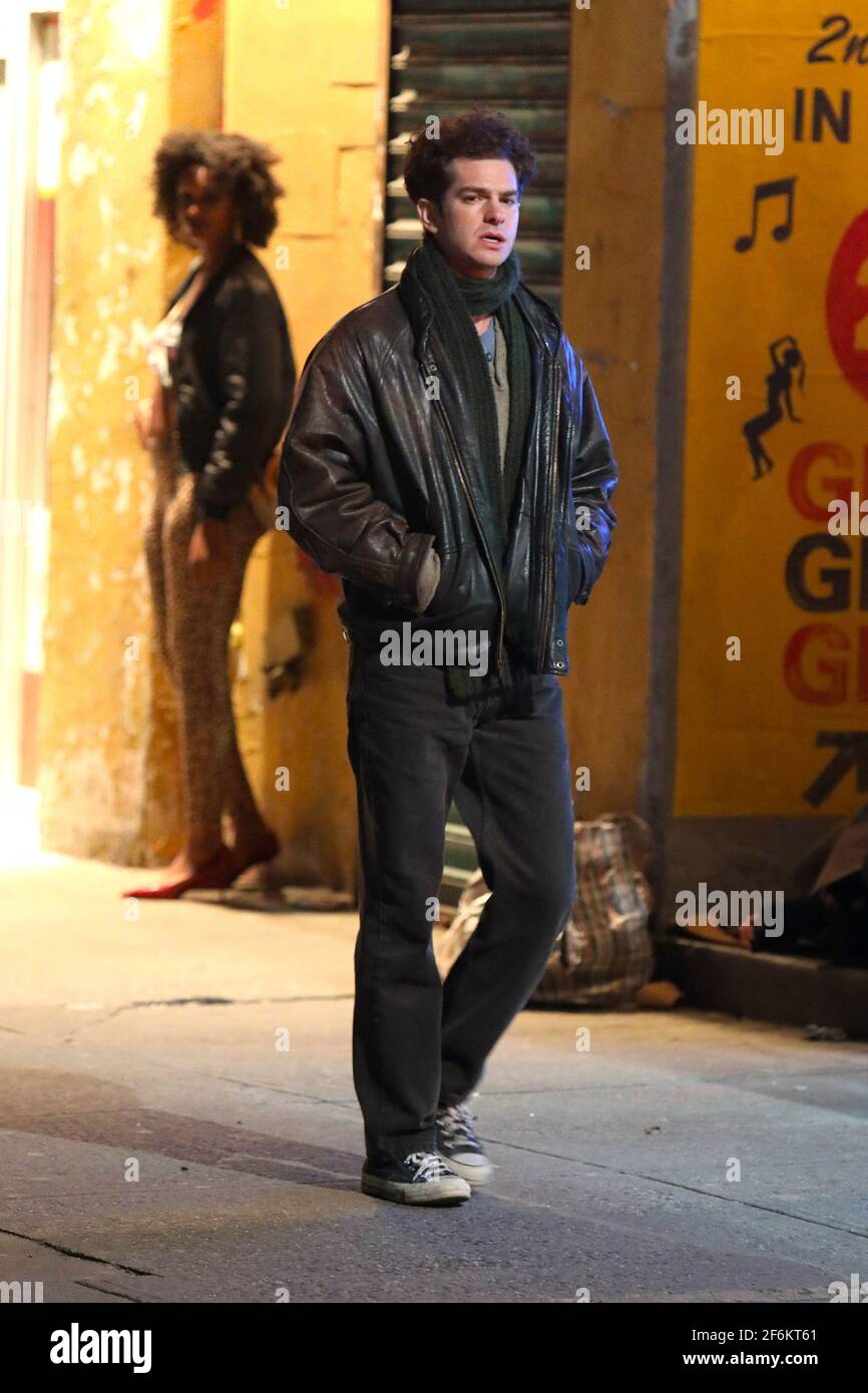 New York - NY - 20201117 Andrew Garfield filming a 1990's Times Square ...