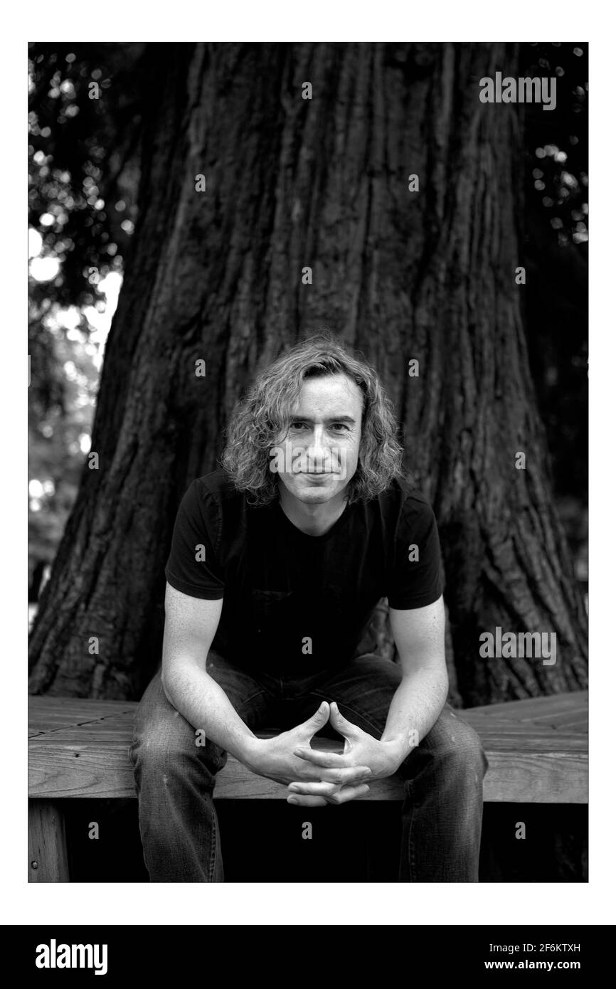 Steve Coogan in South West London. photograph by David Sandison 19/7 ...