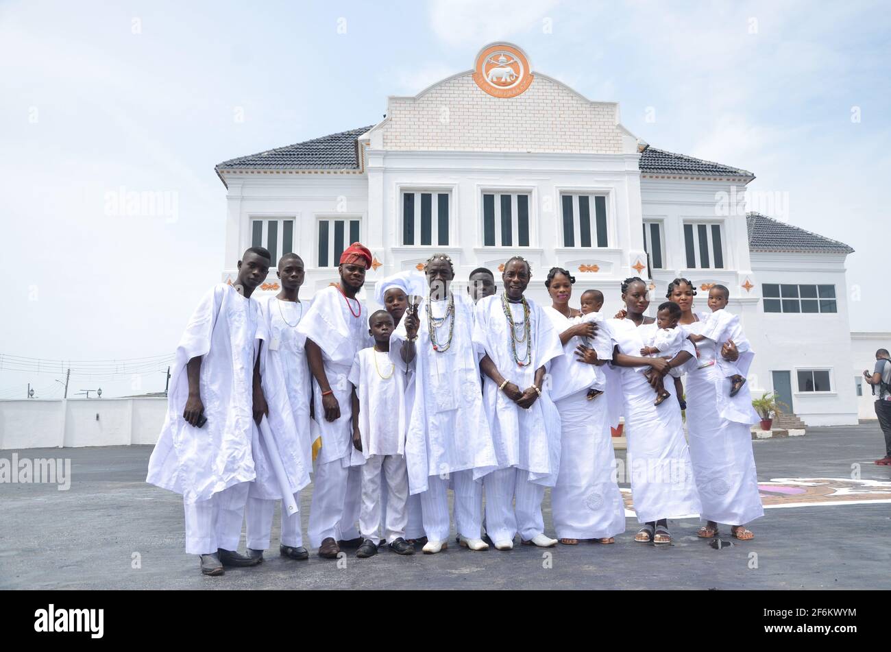 Yoruba people stand in front of Ooni's Palace, Osun State, Nigeria ...