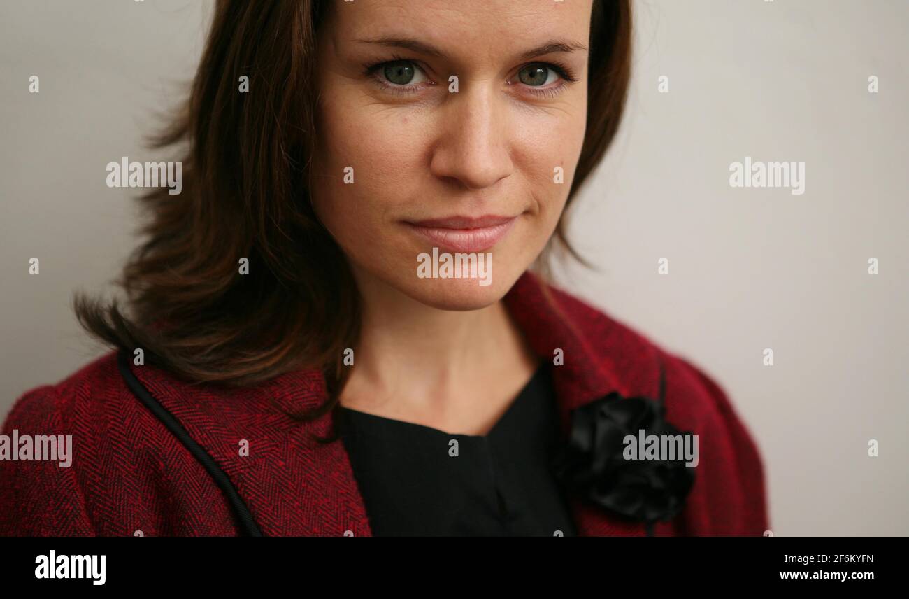 Writer......Sarah Hall at Faber and Faber in London27/7/2007 pic David ...