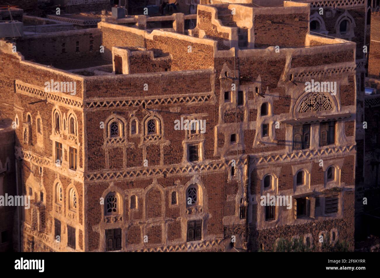 Sanaʽa skyline at sunset, the Old City, Sanaa, Yemen Stock Photo - Alamy