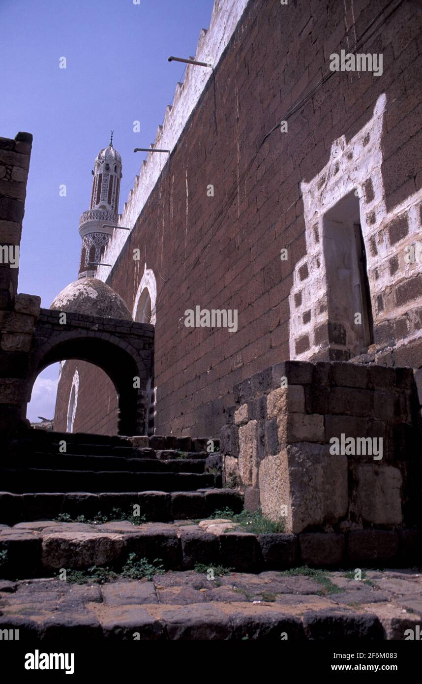 Minaret mosque in Shibam Kawkaban, Al Mahwit Governorate, Yemen Stock ...
