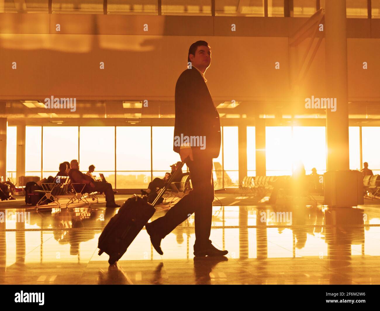 Airport passenger departure terminal hi-res stock photography and ...