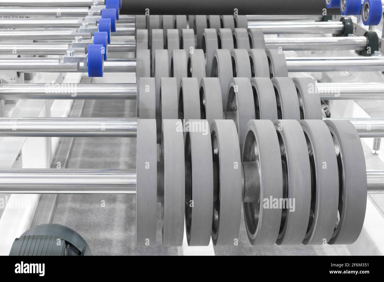 Crossing of the roller sawmill conveyor, Production line conveyor ...